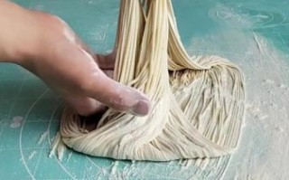 拉面怎么做_家庭版拉面视频教程