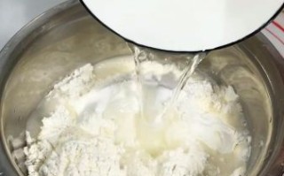 猪肉大葱馅饼怎么做_馅饼皮怎样和才酥软