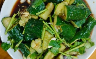 凉拌手拍青瓜怎么做_手拍青瓜要不要焯水