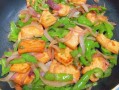 尖椒炒豆腐怎么炒好吃_尖椒炒豆腐用老豆腐还是嫩豆腐