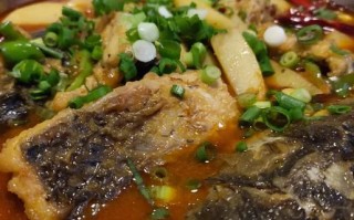 土豆红烧鱼块怎么做_红烧鱼块要不要先煎