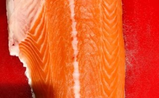 三文鱼生吃安全吗_三文鱼生吃怎么切