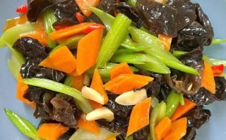 木耳和什么一起炒最好吃_木耳不能和什么一起吃