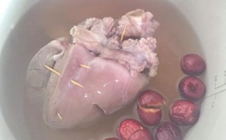 猪心怎么处理干净_猪心去血水技巧
