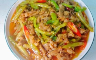 肉丝炒芹菜怎么炒好吃_芹菜炒肉丝嫩脆秘诀