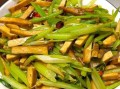 香干炒芹菜怎么炒不苦_香干炒芹菜焯水几分钟