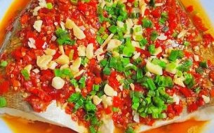 剁椒鱼头怎么做_剁椒鱼头家常做法