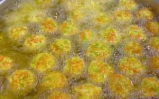 怎样炸丸子好吃_炸丸子外酥里嫩技巧