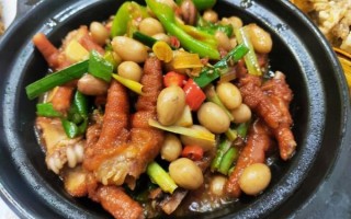 鸡脚和什么一起煲汤最好_鸡脚煲汤搭配推荐