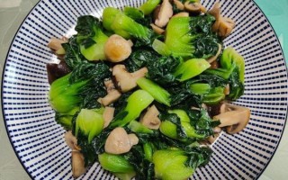 小青菜炒香菇怎么做_小青菜炒香菇需要焯水吗