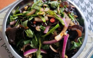 芥末木耳汁怎么调_芥末木耳汁的做法