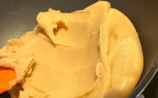 莲蓉是什么材料做成的_莲蓉馅为什么甜而不腻