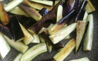 蒸茄泥的家常做法_蒸茄子需要多长时间