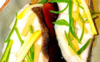 清蒸比目鱼怎么蒸不腥_清蒸比目鱼蒸几分钟最好