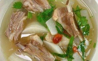 白萝卜清炖羊排怎么做_白萝卜清炖羊排去膻技巧