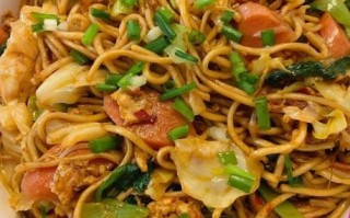 肉丝炒面条怎么做好吃_肉丝炒面条的秘诀