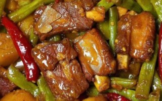 豆角焖排骨怎么做_豆角焖排骨需要焯水吗