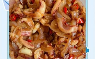 鱿鱼炒洋葱怎么做_鱿鱼炒洋葱需要焯水吗