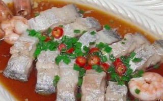 清蒸带鱼怎么做好吃_清蒸带鱼蒸多久才嫩