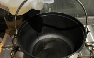 双立人铸铁锅开锅方法_铸铁锅第一次用怎么清洗