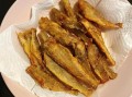 炸小鱼怎么做酥脆好吃_炸小鱼酥脆窍门