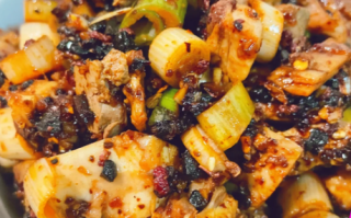 麻辣兔丁最正宗的做法窍门_为什么兔肉要先泡水