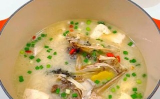 家常鱼头怎么做_鱼头豆腐汤怎么炖才白