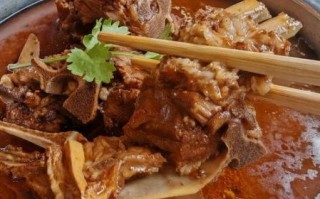 羊蝎子怎么炖好吃_羊蝎子做法视频教程