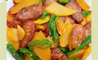 腊肠炒土豆片怎么做_腊肠炒土豆片先炒哪个