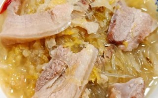 酸菜白肉炖粉条怎么做_酸菜白肉炖粉条正宗做法