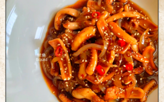 洋葱烧鱿鱼怎么做_洋葱烧鱿鱼的家常做法