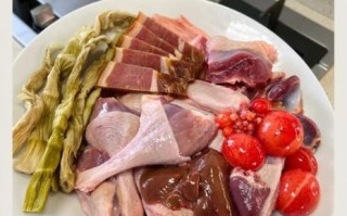 老鸭煲怎么做好吃_老鸭煲用什么配料最香