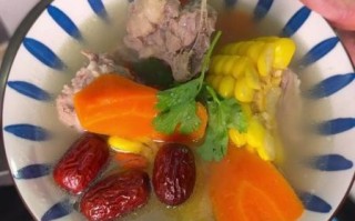 莲藕排骨玉米胡萝卜汤怎么做_莲藕排骨汤要不要焯水