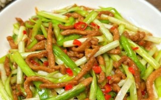 韭黄炒肉怎么炒好吃_韭黄炒肉的家常做法