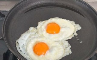 煎荷包蛋不粘锅的技巧_为什么总是粘锅