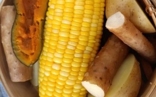 玉米煮多久会熟_甜玉米煮几分钟才软糯