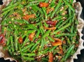 干煸豇豆怎么做_干煸豇豆要不要焯水