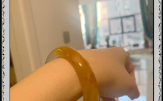 鸡油黄翡翠怎么鉴别_鸡油黄翡翠价格多少钱