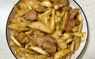 茭白肉丝怎么炒才嫩_茭白炒肉丝要不要焯水