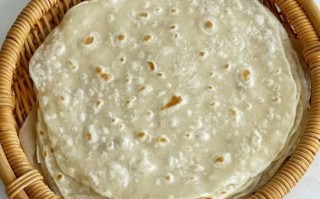 薄饼皮怎么和面不破_薄饼皮用什么面粉最好