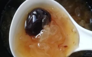 晚上炖银耳保温早上吃好吗_银耳隔夜保温会中毒吗