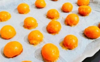 蛋黄莲蓉馅怎么做_莲蓉蛋黄月饼馅配方