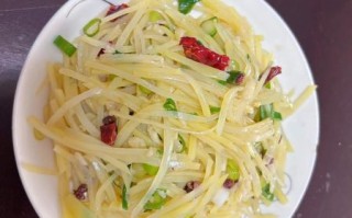 凉拌土豆丝怎么做_土豆丝焯水几分钟才脆