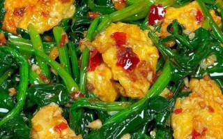 菠菜炒鸡蛋怎么做_菠菜炒鸡蛋先炒哪个
