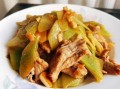 莴笋炒肉片怎么做_莴笋炒肉片家常做法