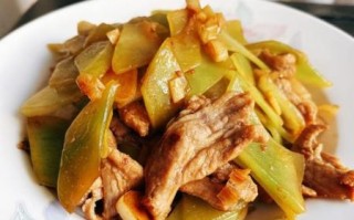 莴笋炒肉片怎么做_莴笋炒肉片家常做法