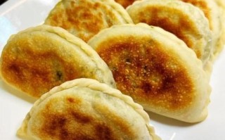 韭菜盒子怎么和面好吃_韭菜盒子面团怎么调才软