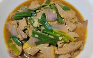 洋葱炒猪肝怎么炒才不腥_洋葱炒猪肝的家常做法