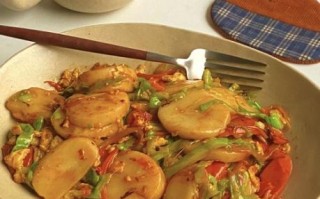 炒年糕的家常做法甜口_怎么做才软糯不粘锅