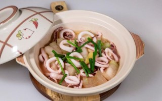 鲜鱿鱼汤怎么做好吃_家常鲜鱿鱼汤做法